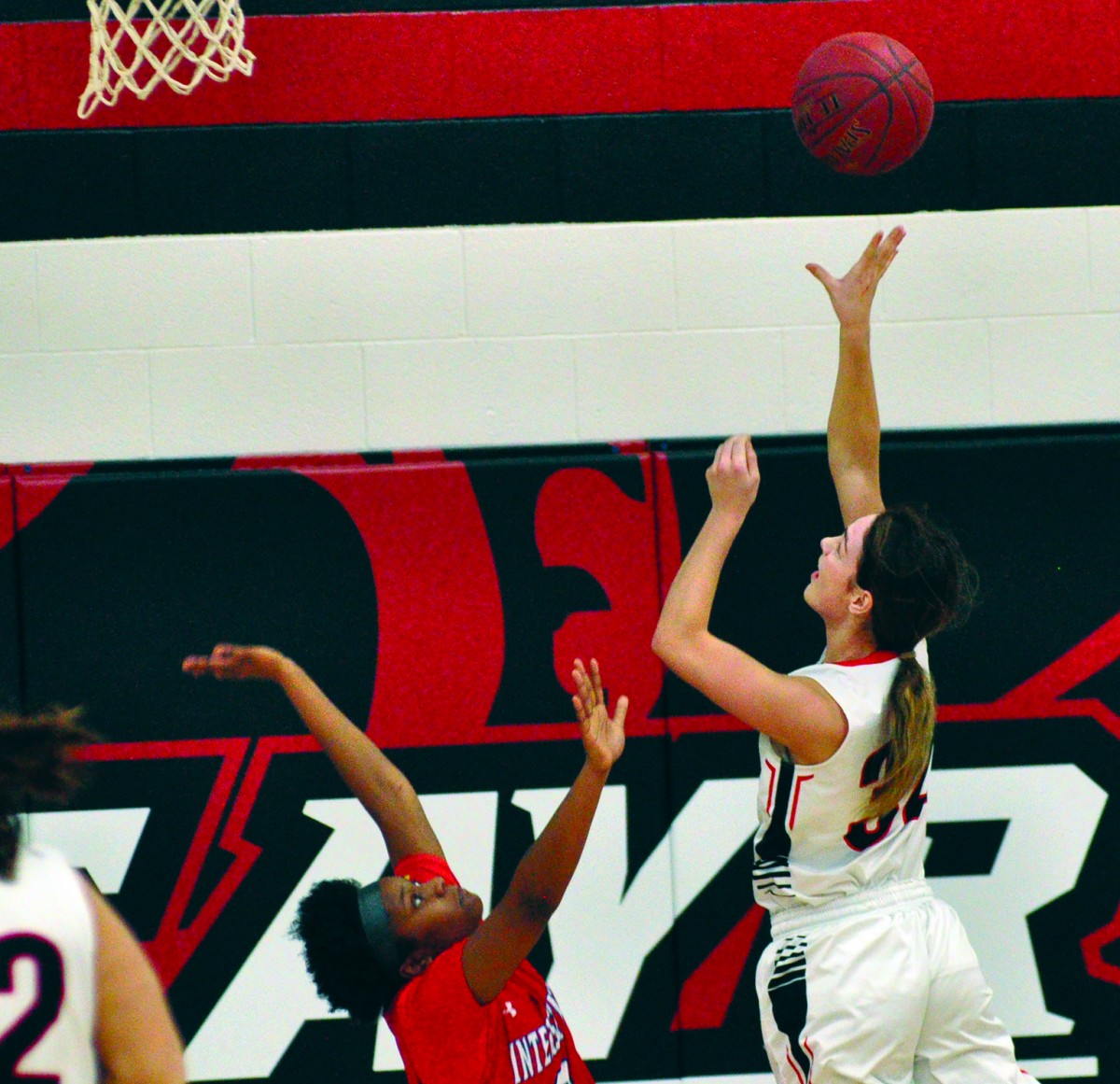 Stewart leads Raiderettes to victory – Mount Ayr Record News
